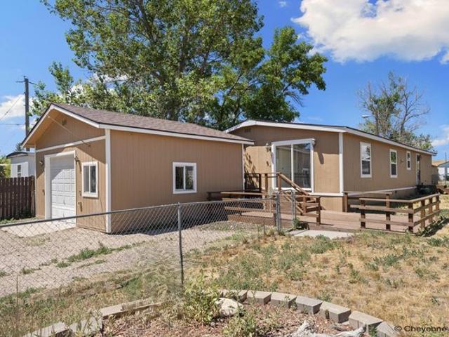 2208 Draper Rd, Cheyenne, WY 82007