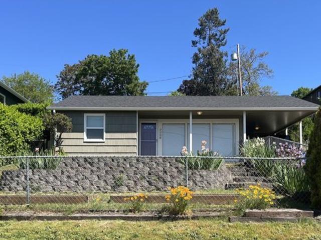 2208 E 5th St, Vancouver, WA 98661