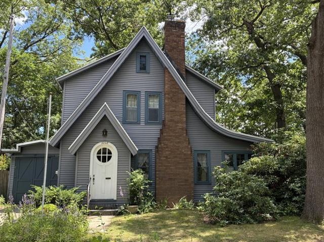 2208 E Blaine Ave SE, Grand Rapids, MI 49507
