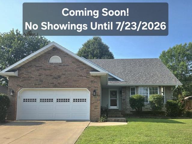 2208 E Kathryn Dr, Republic, MO 65738