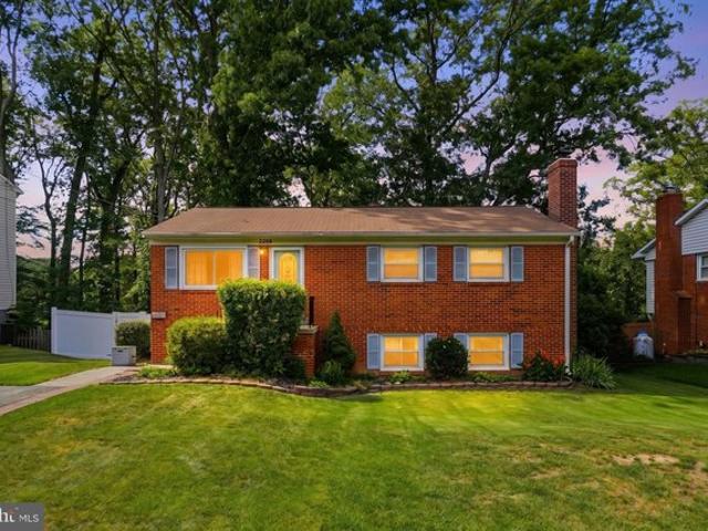 2208 Emporia St, Woodbridge, VA 22191