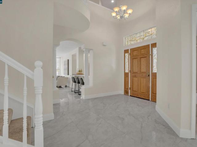 2208 Fieldcrest Ct