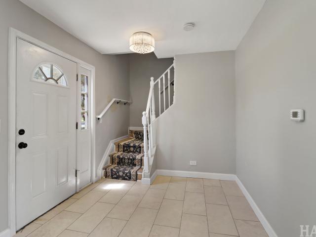 2208 Kensington Drive