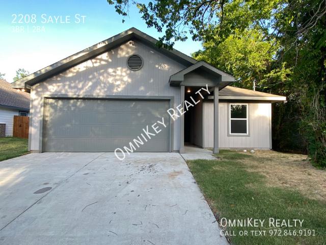 2208 Sayle St, 3 beds, 2 full baths