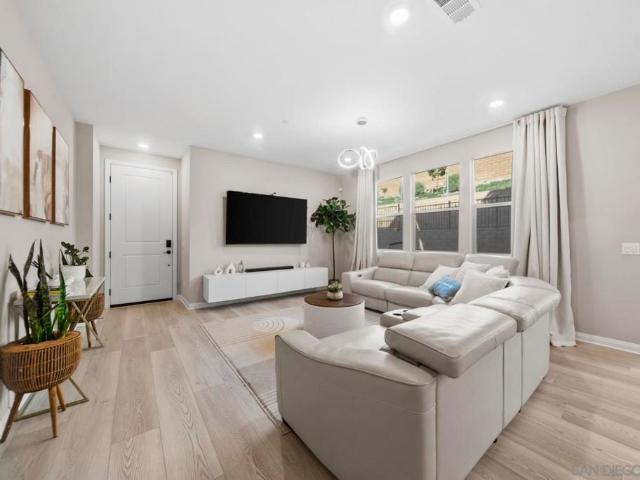 2208 Trevi Cir