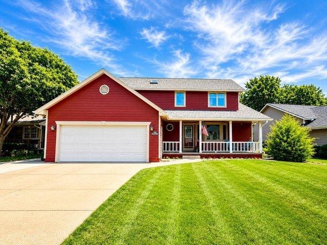 2208 Valley Rd, Yankton, SD 57078