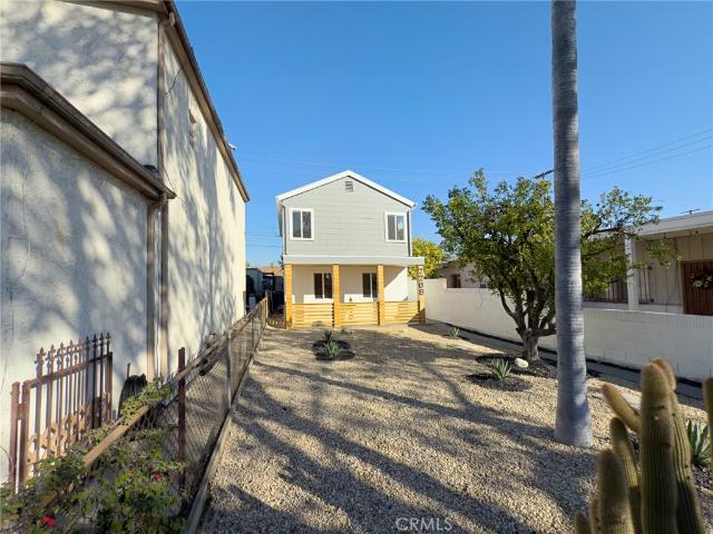 2208 W Olympic