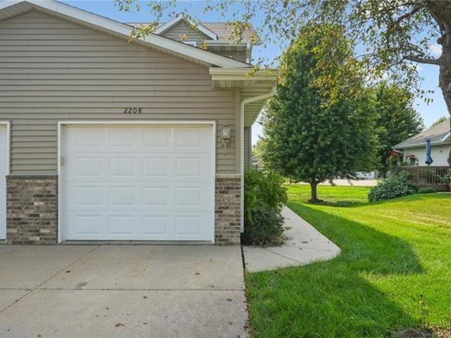 2208 49th St, Marion, IA 52302