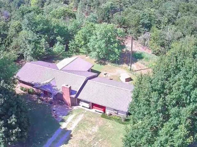 22091 NE North Dr, Fletcher, OK 73541