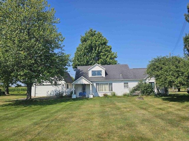 2209 N Lakeshore Rd, Carsonville, MI 48419