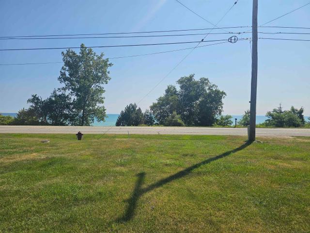 2209 N Lakeshore Road