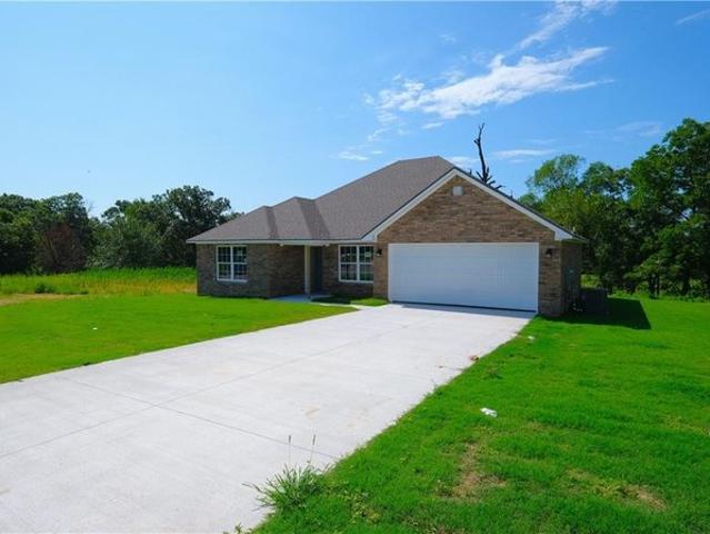 2209 Brown Bear Ln, Gentry, AR 72734