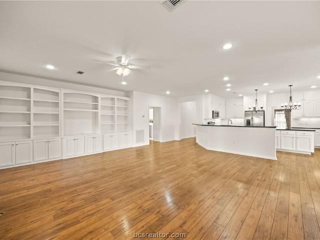 2209 Carondelet Court