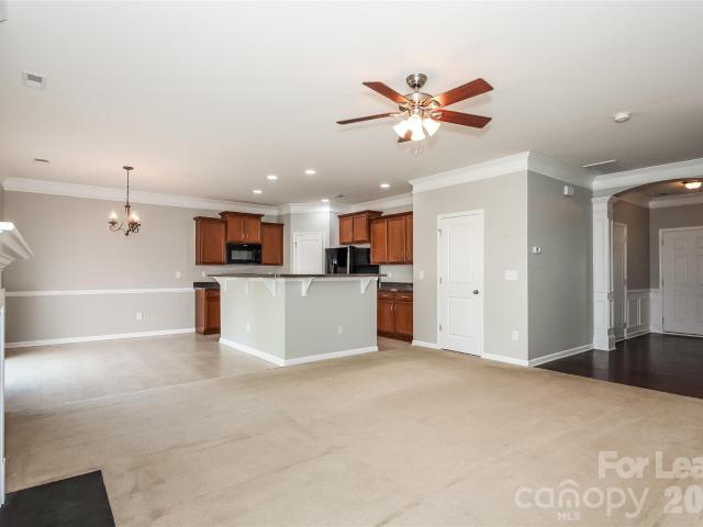2209 Dave Thomas Lane