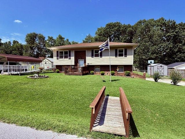 2209 Debra Dr, West Plains, MO 65775