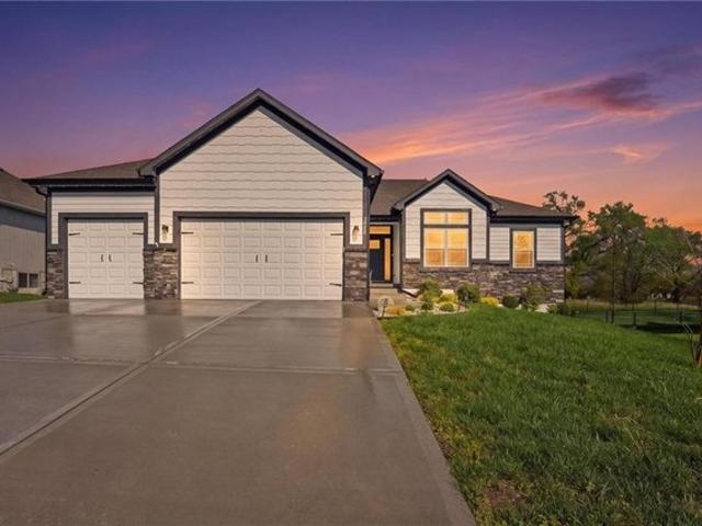2209 Greenfield Ct, Kearney, MO 64060