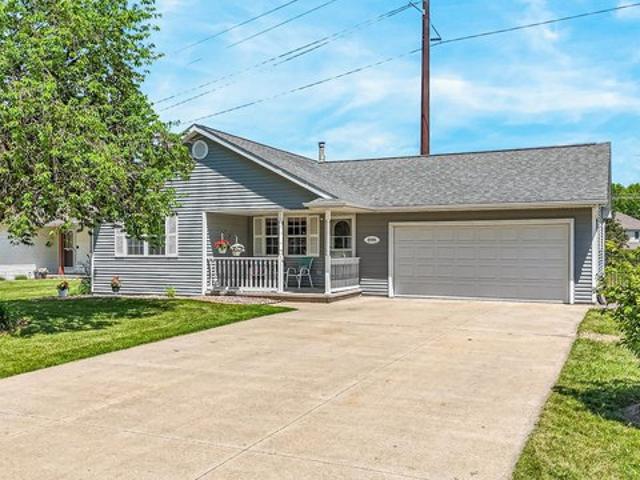 2209 High Meadows Ln, Neenah, WI 54956