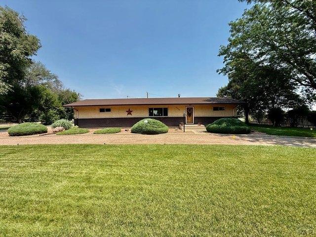 2209 Hillside Rd, Pueblo, CO 81006