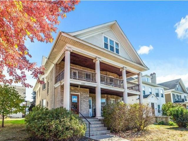 2209 Pleasant Ave, Minneapolis, MN 55404