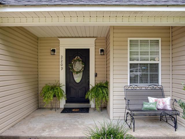 2209 Pond Circle