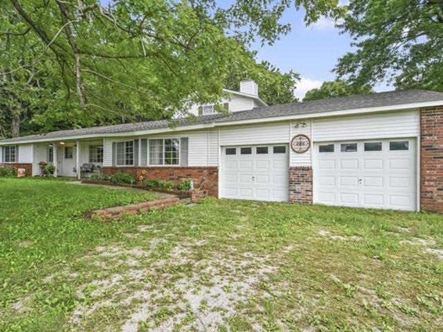 2209 State Highway DD, Marshfield, MO 65706