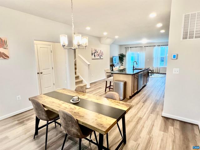 2209 swallowtail ln