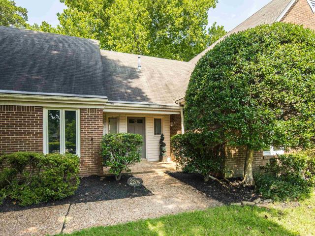 2209 thornwood ln