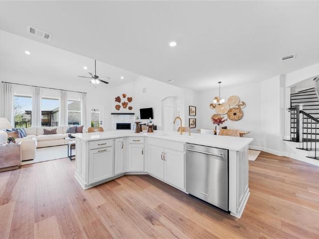 2209 Valencia Drive