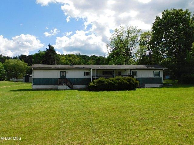 2209 W 12th St, Tyrone, PA 16686