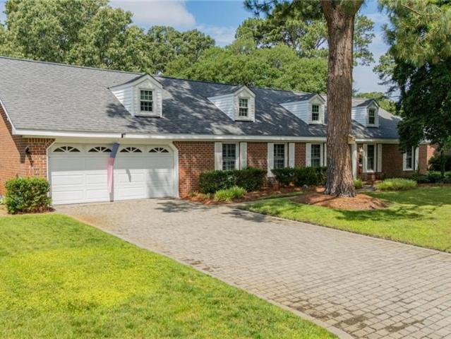 2209 W Admiral DR