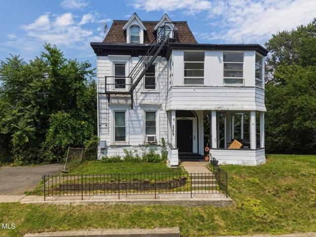 2209 16th St, Troy, NY 12180