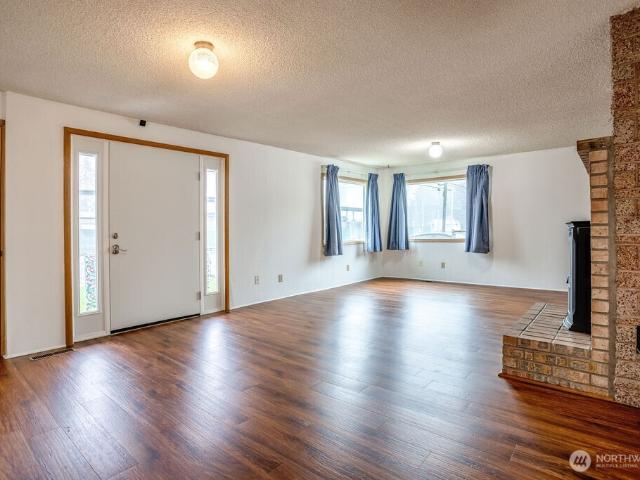 2209 42nd Ave, Longview, WA 98632 | MLS #308031 | Compass