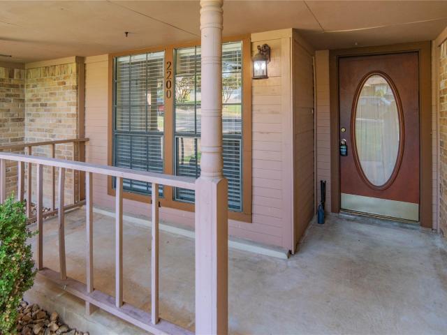 2200 maple hollow trl