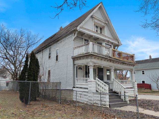2200 N 42nd St, Unit 2202, Milwaukee, WI 53208 | MLS #1953 | Compass
