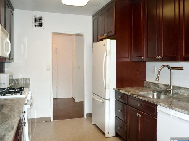 2200 N Central Road # 5 W