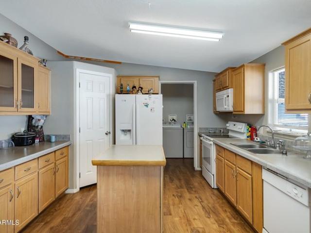2200 N Delaware Dr Lot 76, Apache Junction, AZ 85120
