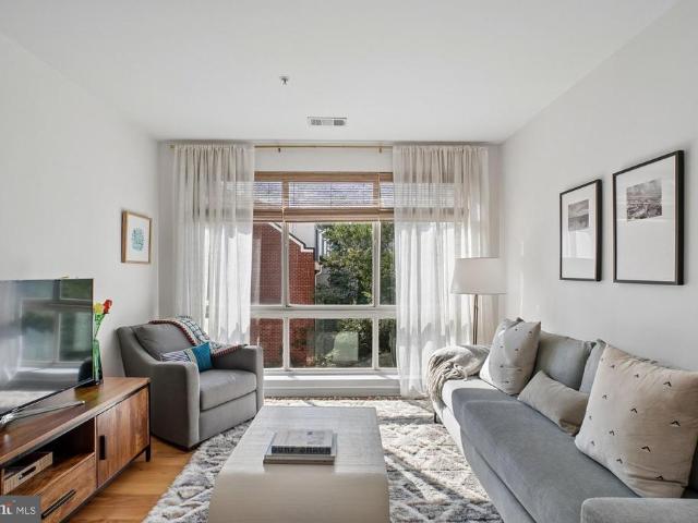 2200 N Westmoreland Street # 327