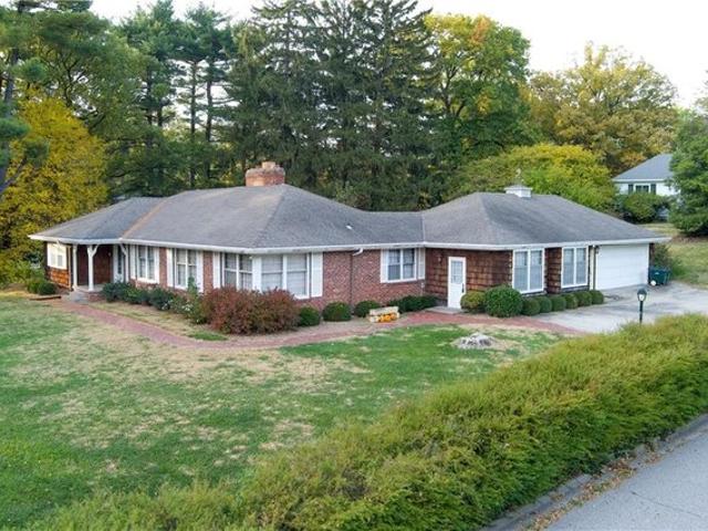 2200 NE Parkway, Saint Joseph, MO 64506