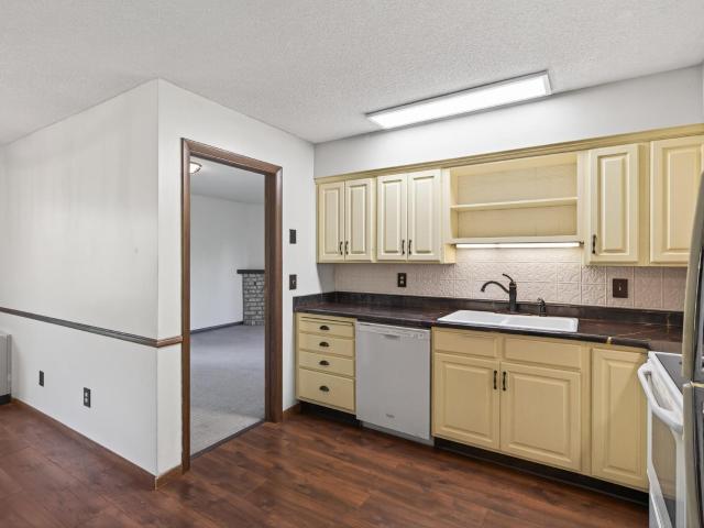 2200 Nevada Avenue S # 206