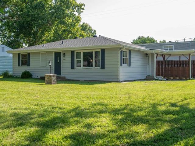 2200 Northview Dr, Manhattan, KS 66502