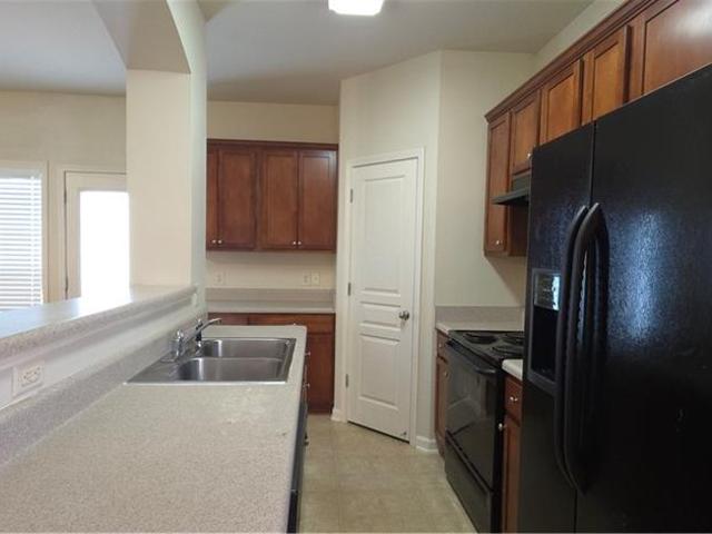 2200 Oakland Grove Place