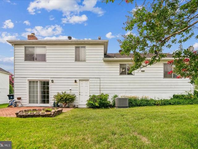 2200 Oaktree Lane