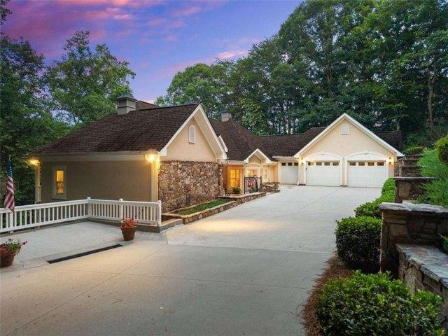 2200 Orchard Dr, Clarkesville, GA 30523