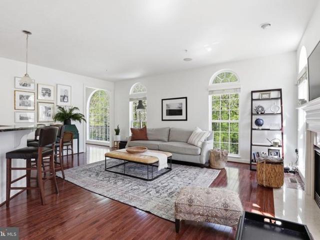 2200 Barnstable Dr, Upper Marlboro, MD 20774