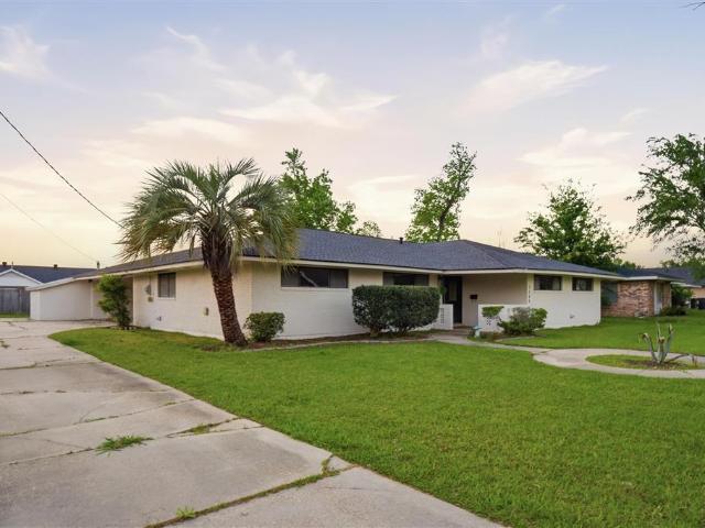 2200 Barbe Ct, Lake Charles, LA 70601 | MLS #SWL26001 | Compass