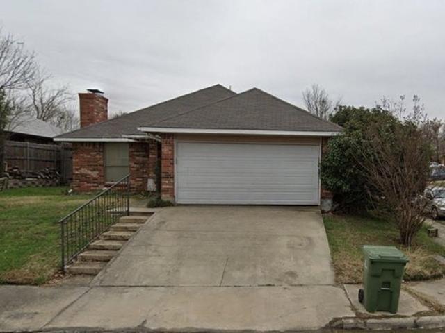 2200 Cedarcrest Dr, Carrollton, TX 75007
