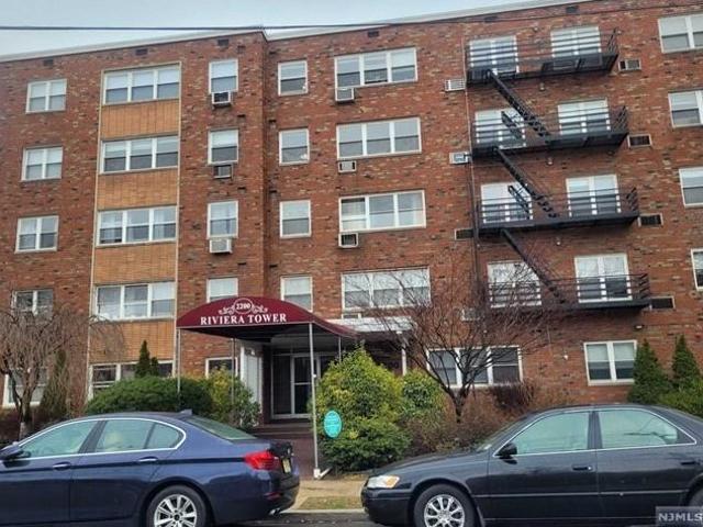 2200 Center Ave #C3, Fort Lee, NJ 07024