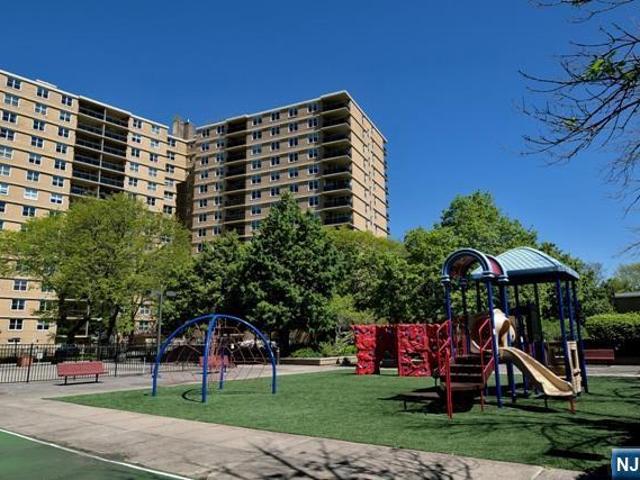 2200 Central Road # 15N