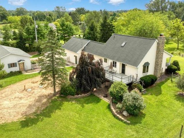 2200 E Munger Rd, Tecumseh, MI 49286
