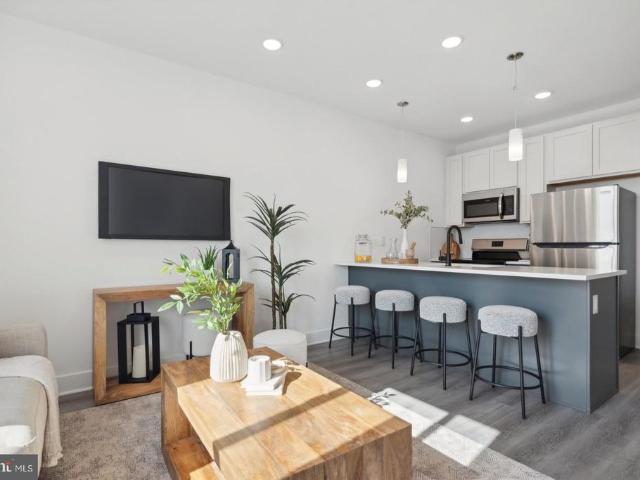 2200 E Somerset Street # 527